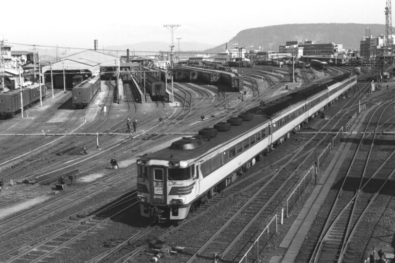 高松 大的場立体交差 | 国鉄 四国のDF50 1980年代の写真から